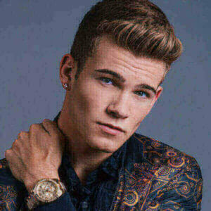 Is Devin Hayes Married? His Bio, Age, Girlfriend, Parents and Career ...