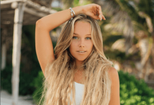 Is Estelle Berglin (Swealife) Married? Her Age, Net worth, Measurements ...